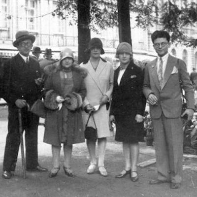 Props and paperwork history products (Movie or events)